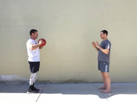 9 Teknik Passing Bola Basket dan Cara Melakukannya | IDN Times