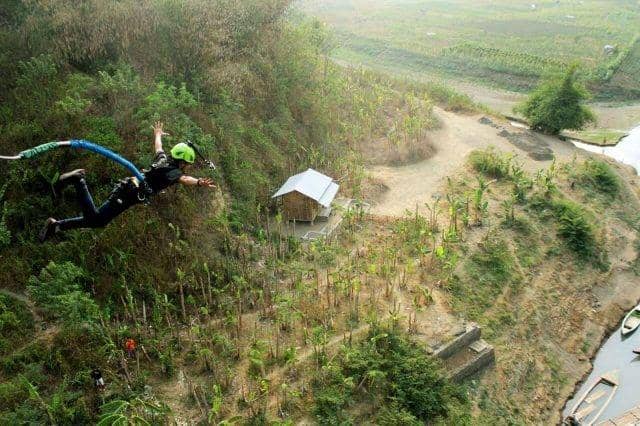 8 Tempat Wisata Bungee Jumping Ini Ada Di Indonesia, Cobain Deh! | IDN ...