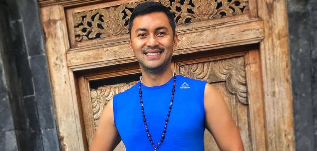 Kembali ke Dunia Akting, Ini 10 Gaya Anjasmara yang Awet Muda | IDN Times