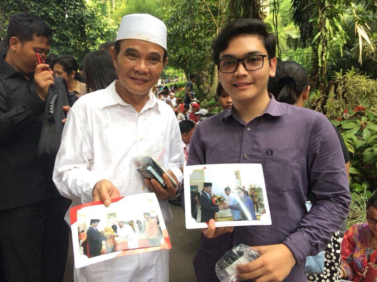 Cerita Warga yang Akhirnya Bisa Bertemu Jokowi Saat Open House | IDN Times