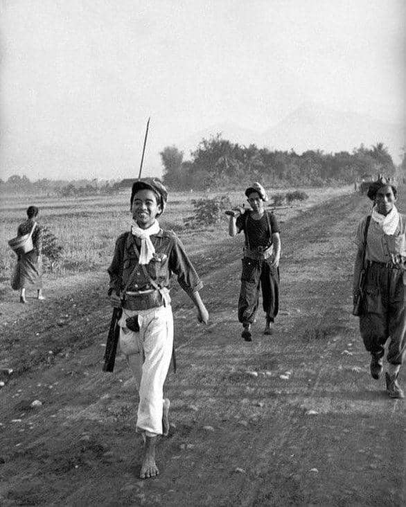 17 Potret Sejarah Indonesia Sebelum & Sesudah Kemerdekaan | IDN Times