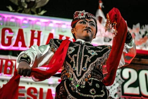 Rekor Muri Tari Remo Massal di Surabaya Tak Pakai Kostum | IDN Times Jatim