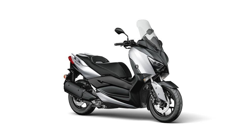 12 Rekomendasi Motor Bagasi Besar, Muat Banyak Barang | IDN Times