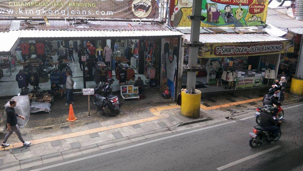 10 Fakta Unik Jalan Cihampelas, Sentra Jeans di Bandung | IDN Times Jabar
