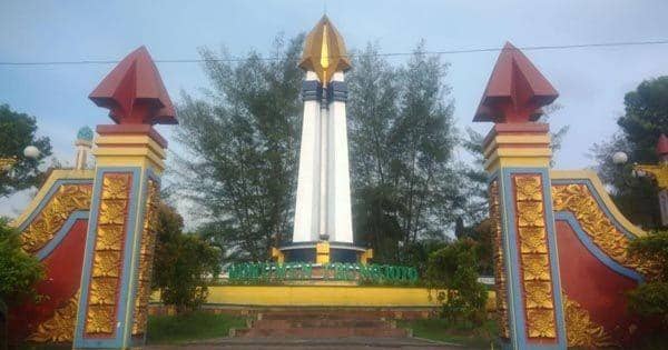 Ubah Warna Monumen Trunojoyo, Pemkab Sampang Diprotes | IDN Times Jatim
