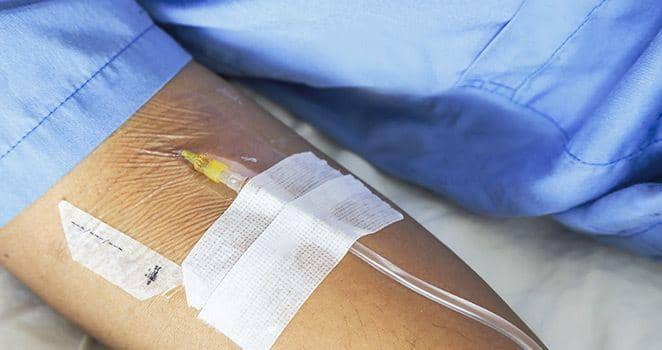 7 Risiko Berbahaya yang Dapat Terjadi Akibat Infus | IDN Times