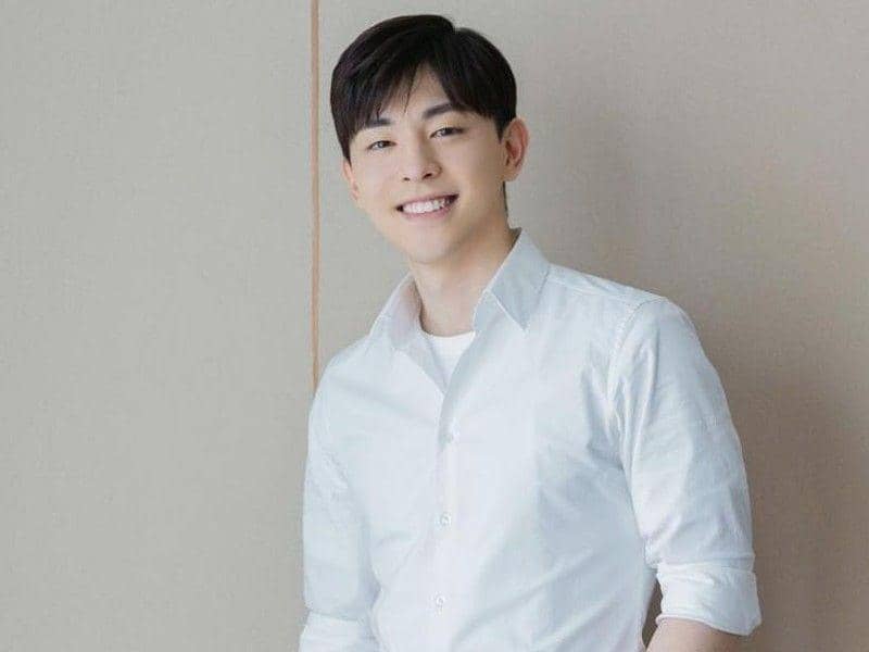 10 Potret Keren Deng Lun, Pemain Ashes of Love yang Mirip Gong Yo | IDN ...