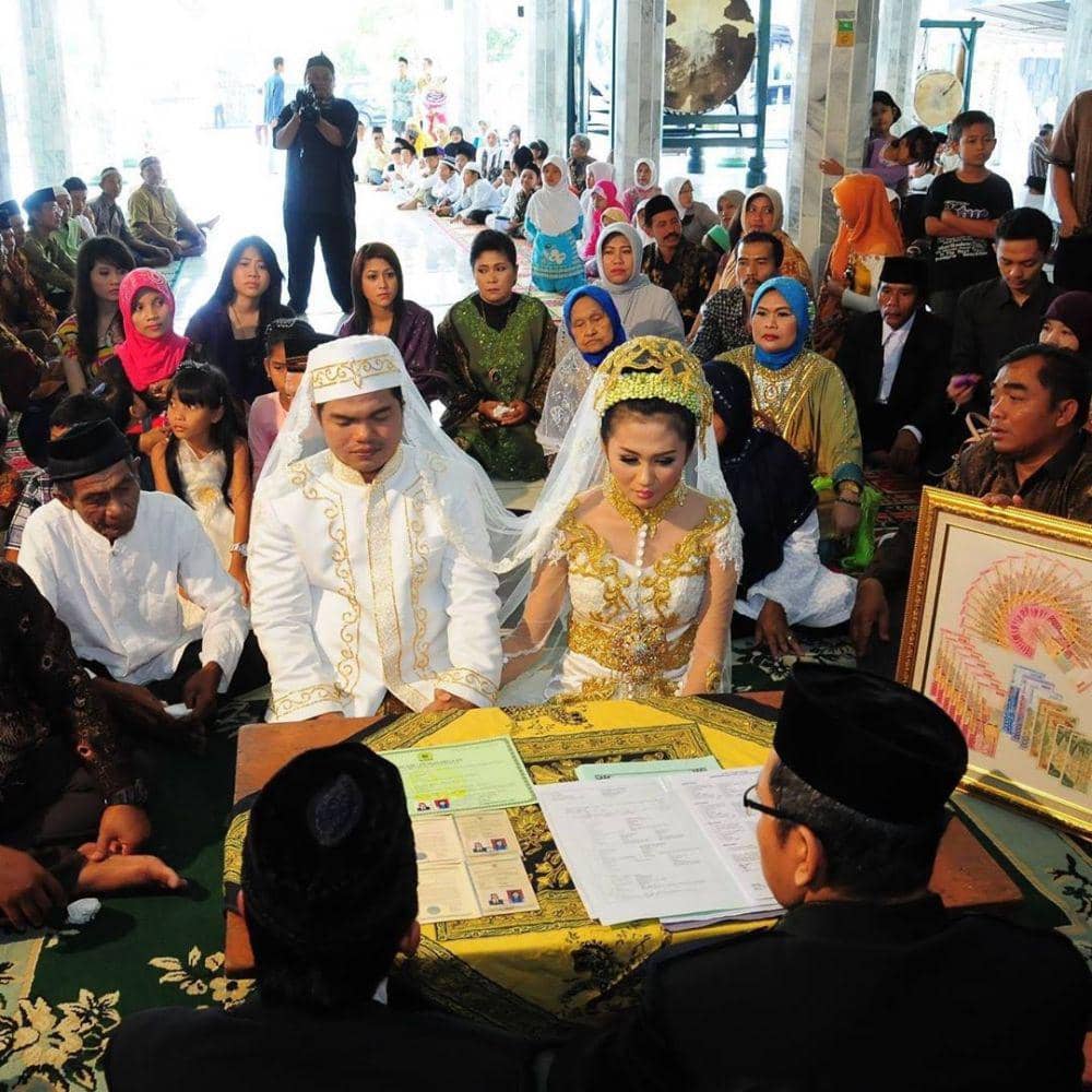 10 Potret Terbaru Ciripa, Asisten Uya Kuya yang Jadi Pengusaha Su | IDN ...