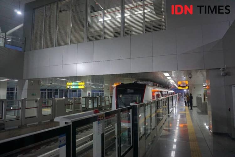Daftar Stasiun LRT yang Terhubung dengan Halte Transjakarta | IDN Times