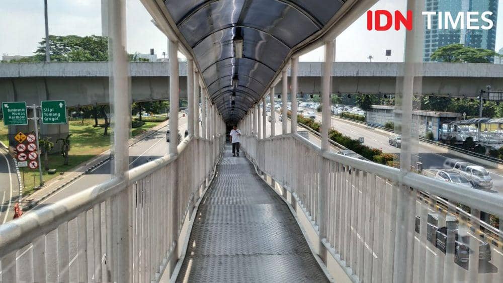 Cara ke Stasiun Pasar Senen Naik TransJakarta dan Panduannya | IDN Times