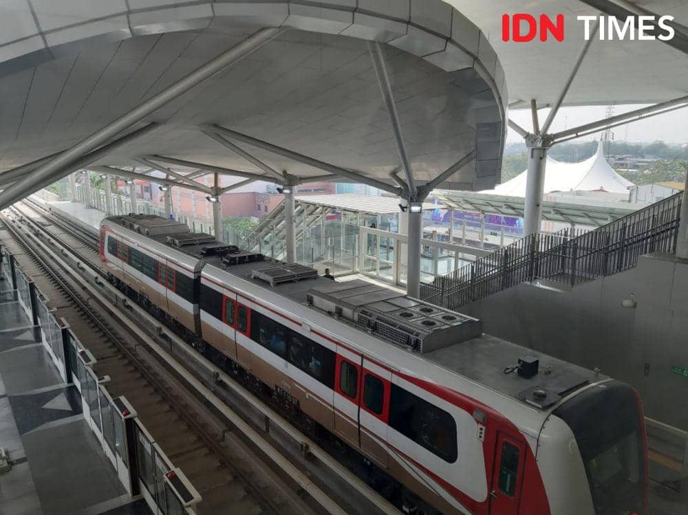 Daftar Stasiun LRT yang Terhubung dengan Halte Transjakarta | IDN Times