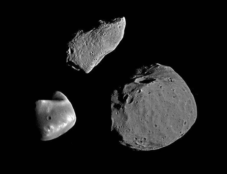 5 Fakta Phobos dan Deimos, Satelit yang Setia Mengiringi Mars | IDN Times