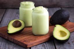 7 Cara Membuat Jus Alpukat yang Enak dan Kaya Nutrisi | IDN Times