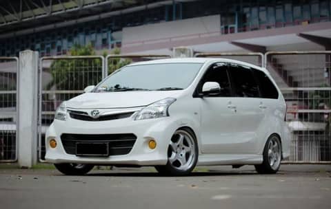 Daftar Pajak Mobil Avanza Semua Tipe dan Tahun Rilisnya | IDN Times