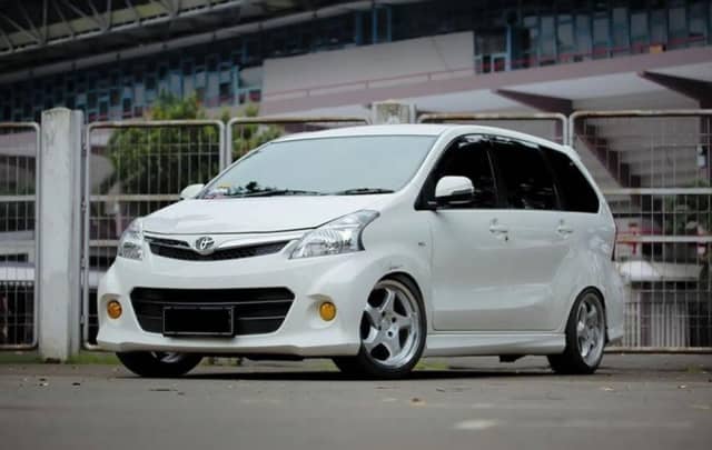 Daftar Pajak Mobil Avanza Semua Tipe dan Tahun Rilisnya | IDN Times