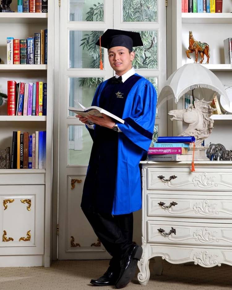 8 Toga Wisuda Terkece dari Kampus di Indonesia, Ada USU Hingga UI | IDN ...