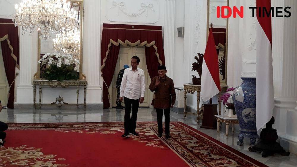 Intip Momen Manis Jokowi dan Habibie, dari Istana hingga RSPAD | IDN Times
