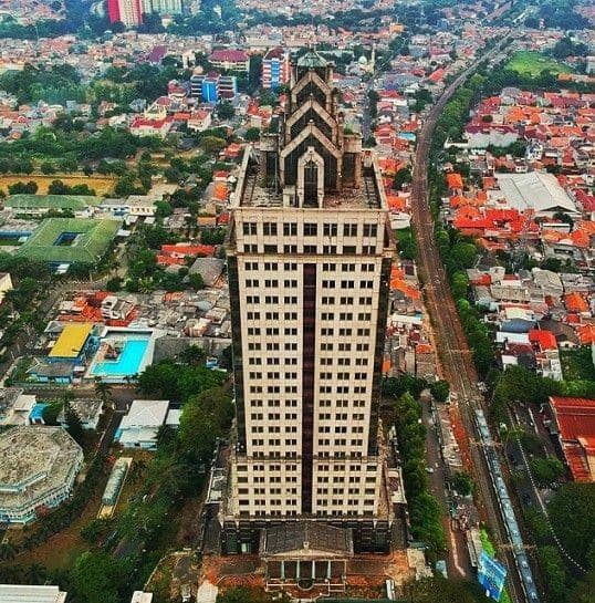 10 Fakta Menara Saidah,Mulai dari Miring hingga Kisah Mistis | IDN Times
