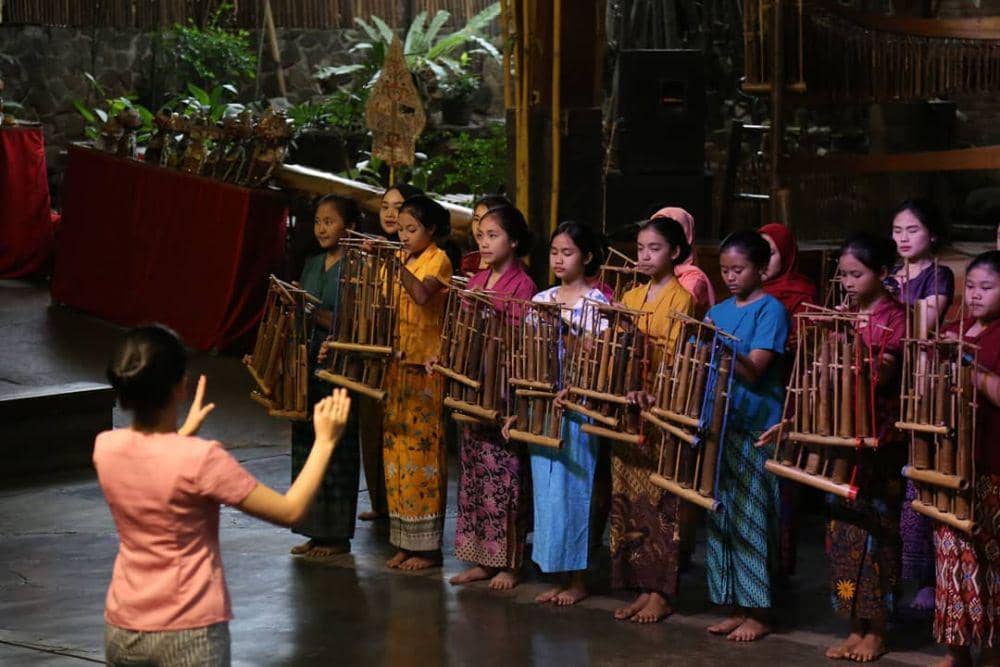 8 'Pepeling' Sunda yang Akan Membuat Hidupmu Lebih Berarti, Resap | IDN ...