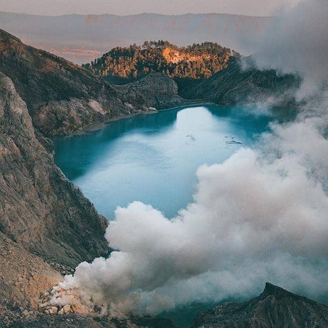 Wisata Gunung Ijen Banyuwangi: Jalur, Harga Tiket, dan Tips | IDN Times