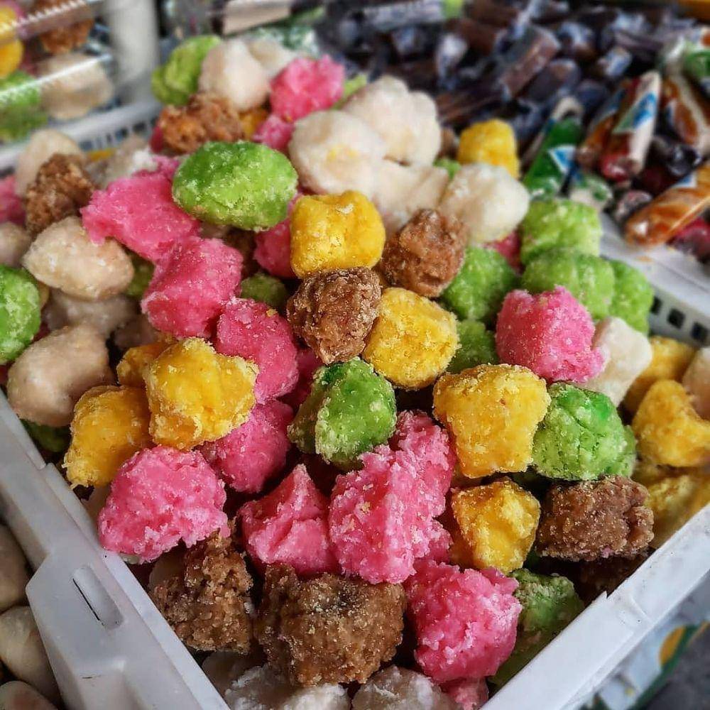 Mengulik Sejarah Geplak, Oleh-oleh Bantul yang Warna-warni | IDN Times ...