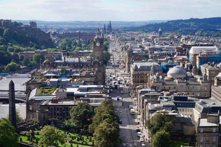8 Tempat Wisata Terkenal di Edinburgh, Kota Kelahiran Harry Potte | IDN ...