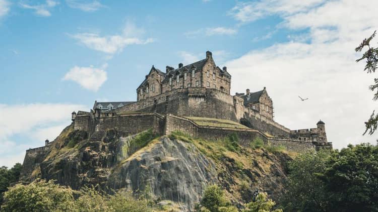 8 Tempat Wisata Terkenal di Edinburgh, Kota Kelahiran Harry Potte | IDN ...