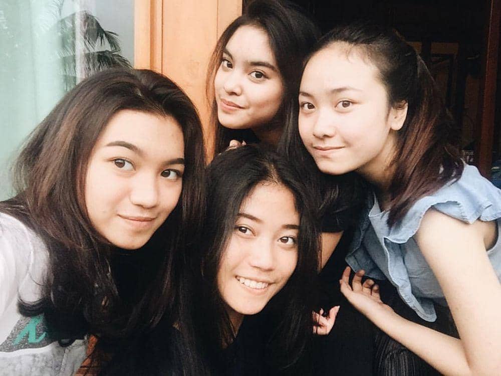 10 Potret Anggun Syandria Kameron, Cicit Soekarno yang Berbakat | IDN Times