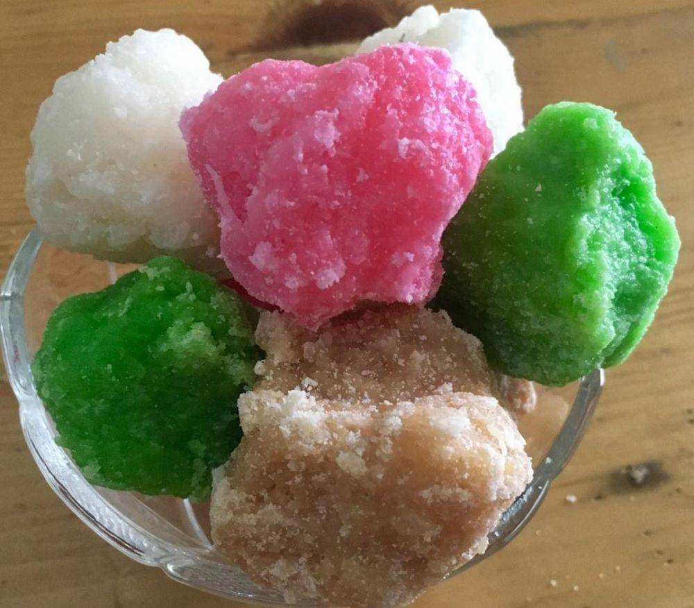 Mengulik Sejarah Geplak, Oleh-oleh Bantul yang Warna-warni | IDN Times ...