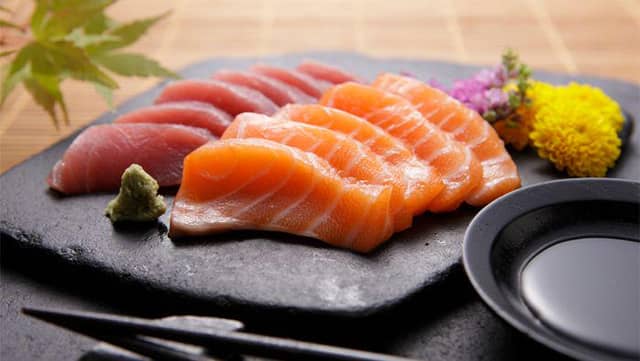 8 Jenis Sashimi Paling Populer yang Ada di Jepang, Mana Kesukaanm | IDN ...