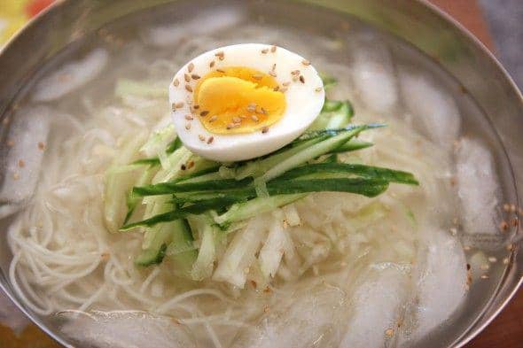 10 Jenis Guksu Khas Korea, Wajib Coba Sekali Seumur Hidup! | IDN Times