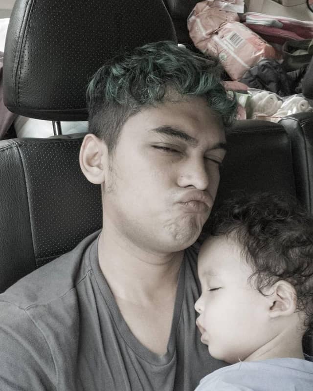Ayah Idaman, Ini 10 Potret Cekatan Ridwan Ghani Saat Momong Anak | IDN ...