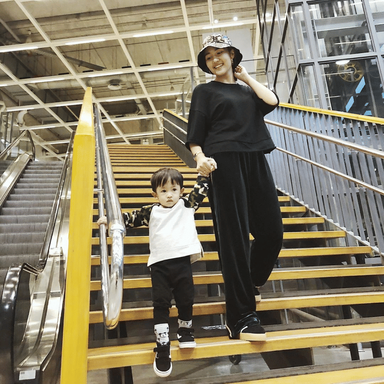 Masih Ingat Presenter Libra Akila? Ini 10 Potretnya yang Kian Mem | IDN ...