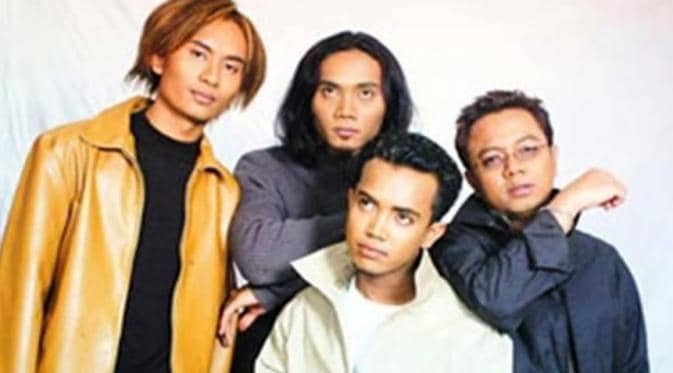 Lirik Lagu Buih Jadi Permadani dari Exists | IDN Times