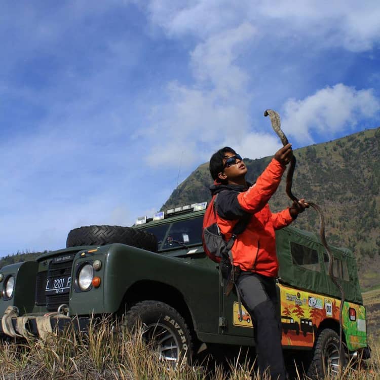 10 Potret Keren Tyo Survival, Presenter dan YouTuber Berjiwa Petu | IDN ...