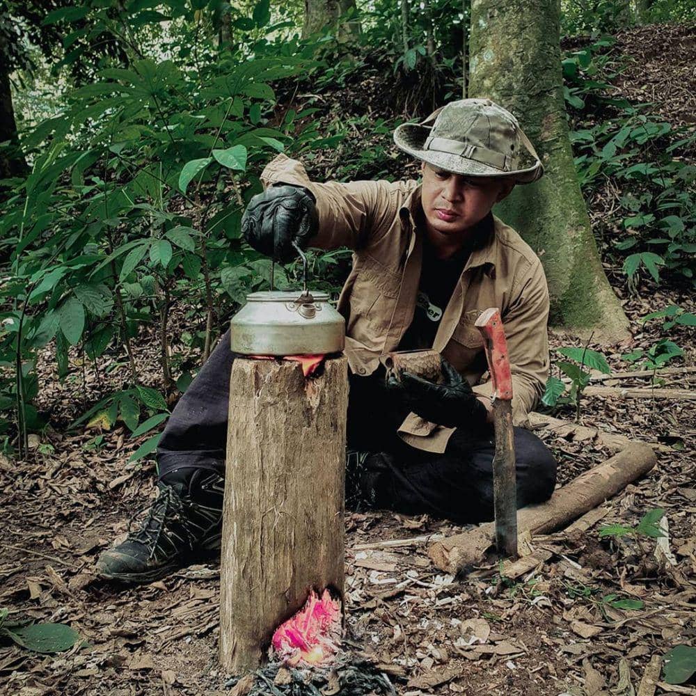 10 Potret Keren Tyo Survival, Presenter dan YouTuber Berjiwa Petu | IDN ...