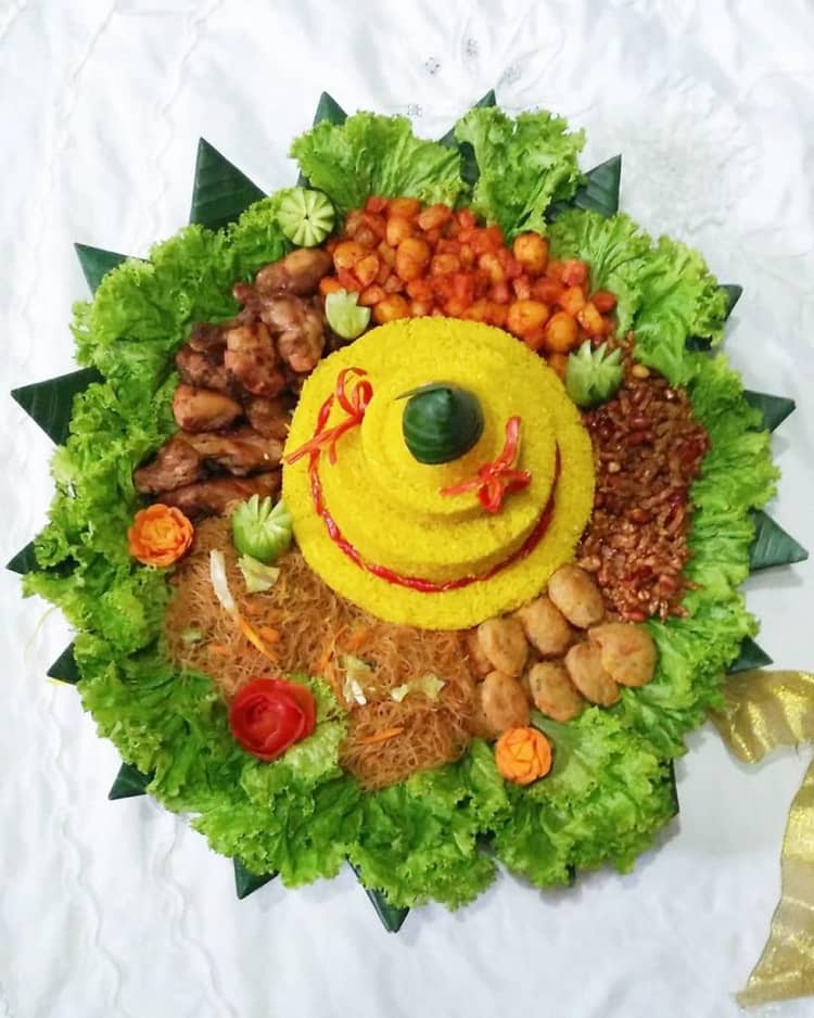 Sejarah dan Makna Filosofi Tumpeng yang Wajib Dipahami | IDN Times