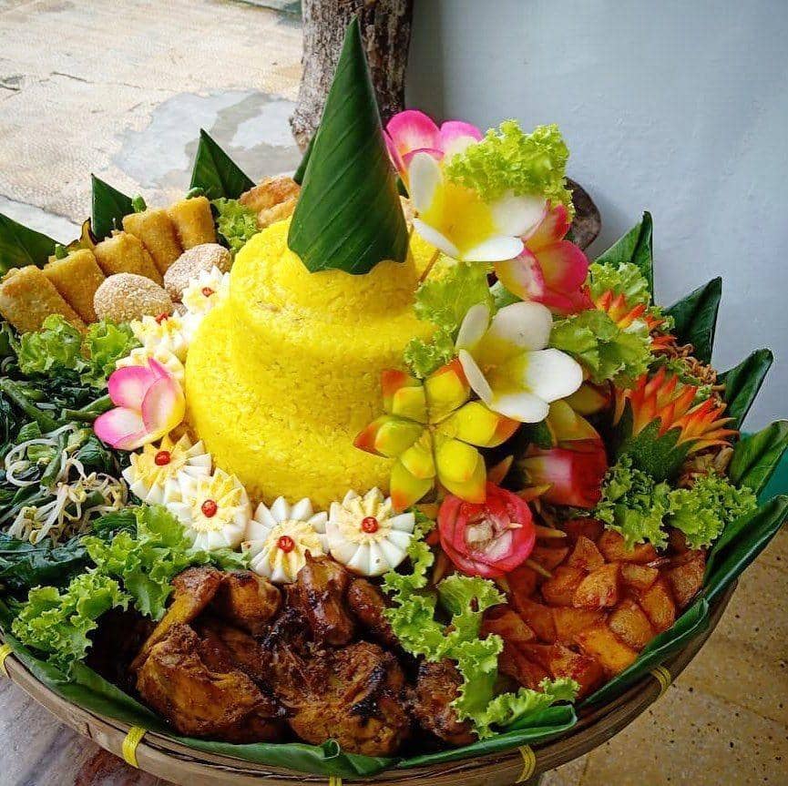 Sejarah dan Makna Filosofi Tumpeng yang Wajib Dipahami | IDN Times
