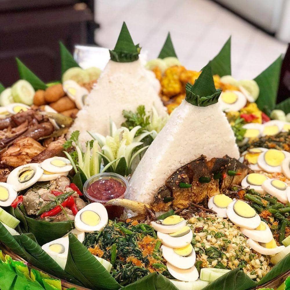 Sejarah dan Makna Filosofi Tumpeng yang Wajib Dipahami | IDN Times