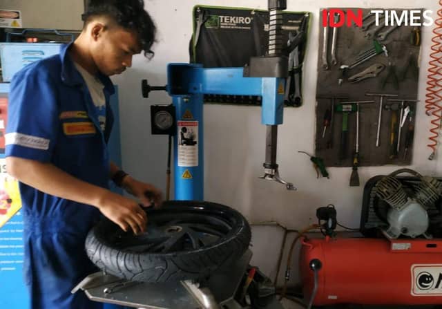 10 Merek Ban Motor Terbaik, Maxxis Hingga Pirelli | IDN Times