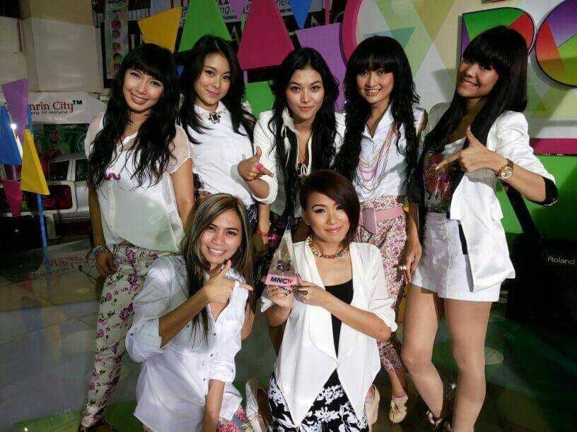 Penuh Kenangan, 10 Girlband Hits Indonesia Ini Dulu Pernah Terken | IDN ...