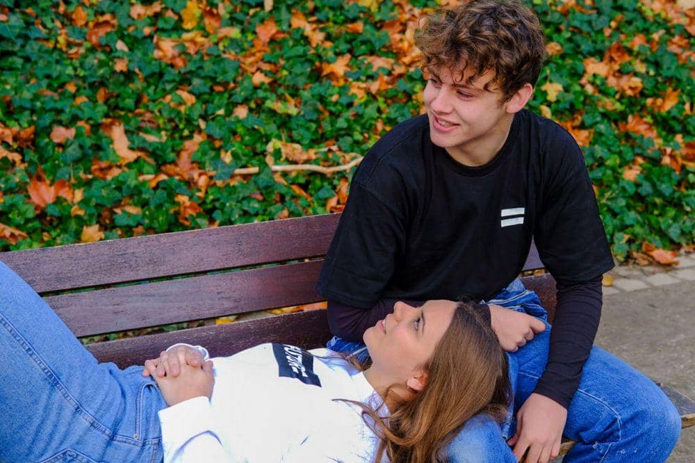 Apa Itu Physical Touch? Ini Pengertian hingga Contohnya | IDN Times