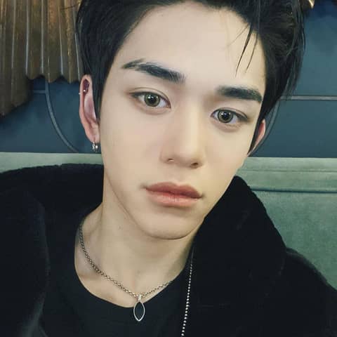 10 Potret dan Fakta Unik Lucas WayV yang Karismatik Abis | IDN Times