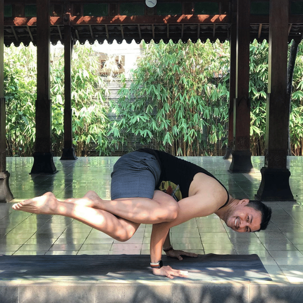 10 Potret Energik Anjasmara Saat Yoga, Rahasia Selalu Bugar Nih! | IDN ...