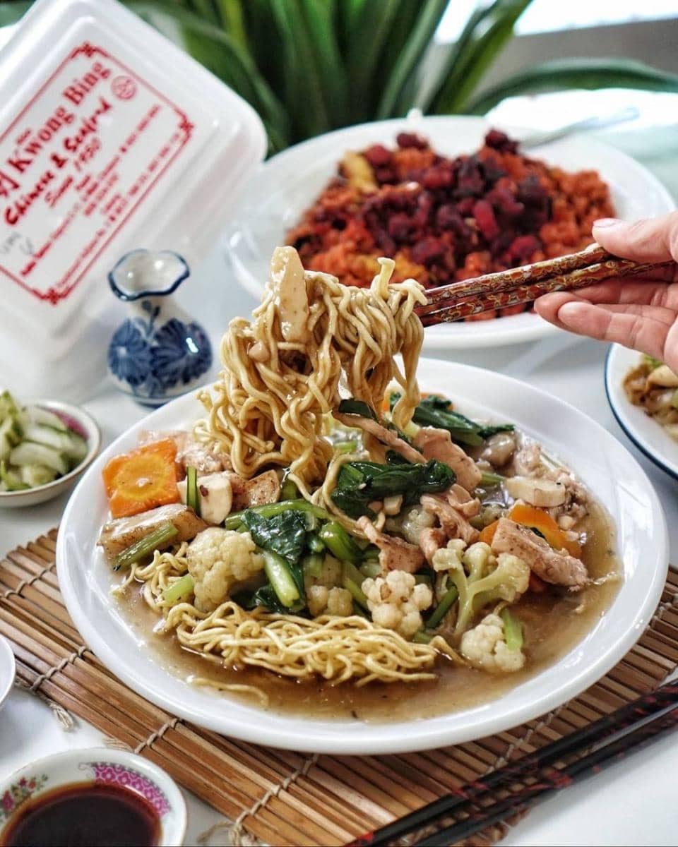 10 Chinese Food Paling Populer di Indonesia, Aromanya Bikin Ngile | IDN ...