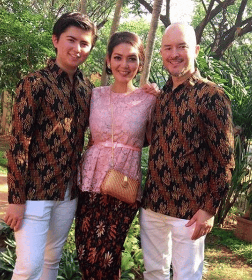 10 Tahun Bercerai, 10 Kabar Terbaru Alex Tian Mantan Suami Olla R | IDN ...