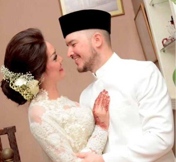 10 Tahun Bercerai, 10 Kabar Terbaru Alex Tian Mantan Suami Olla R | IDN ...