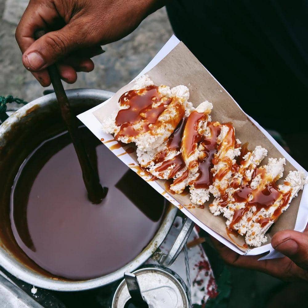 10 Jajanan Tradisional dengan Lelehan Gula Merah yang Lumer di Mu | IDN ...