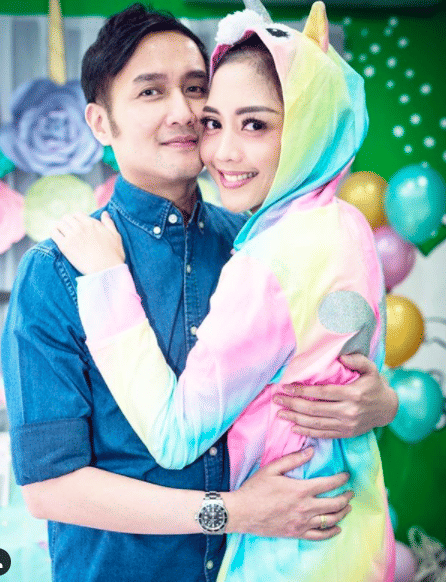 Cerai Setelah 11 Tahun, 9 Potret Ririn Dwi Arianti dan Aldi | IDN Times