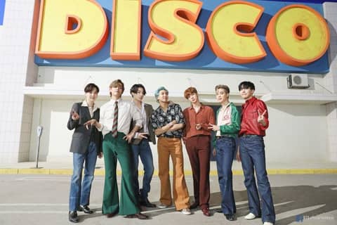 ARMY Merapat! BTS Berencana Konser di JIS Jakut pada 2022 | IDN Times